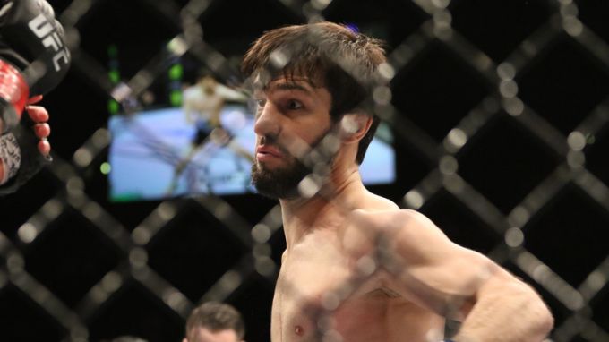 Zubayra Tuxugov meyordan 2,5 kg og'ir tosh bosdi / Olamsport.com