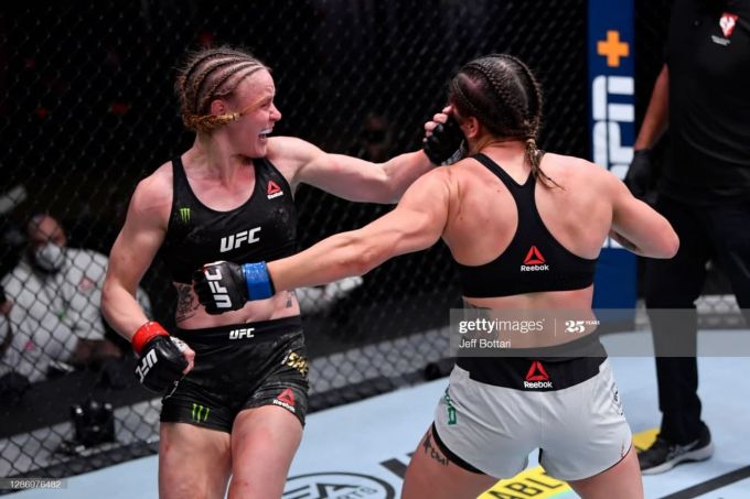 UFC 255. Qonli janglar va nokautlardan yorqin FOTOGALEREYA / Olamsport.com