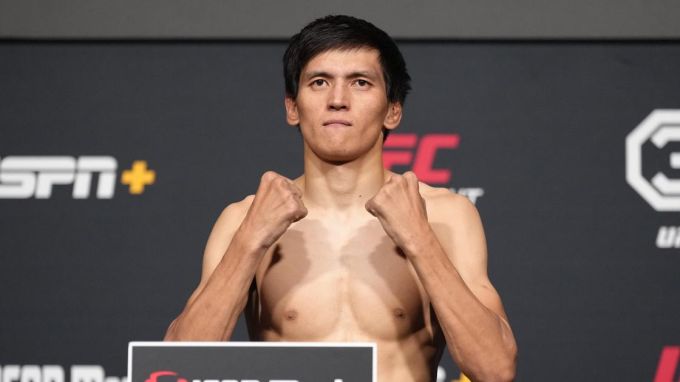 Azat Maksumning UFC`dagi raqibi va jang sanasi malum, u Mahmud Muradov ...