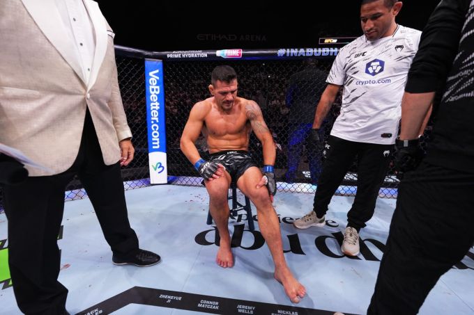 Rafael dos Anos UFC'da ketma-ket to'rtinchi bor mag'lub bo'ldi ...